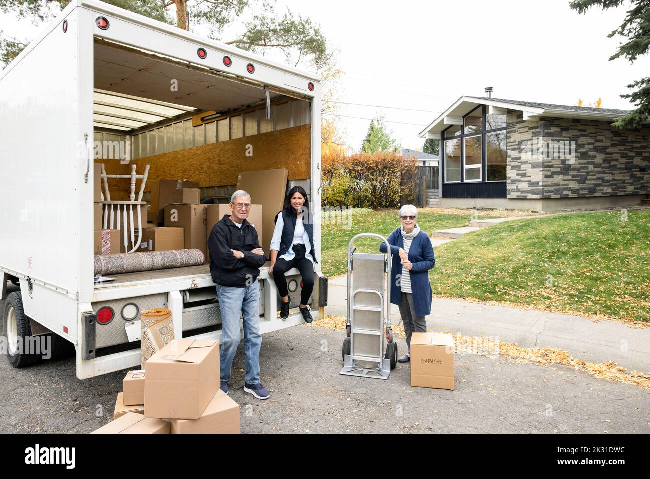 Mother and daughter back to camera hi-res stock photography and images ...