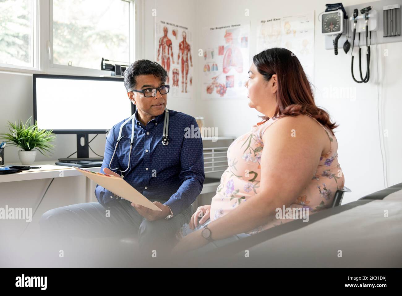Doctor talk overweight hi-res stock photography and images - Alamy