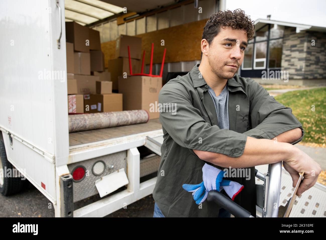 Break away collar hi-res stock photography and images - Alamy