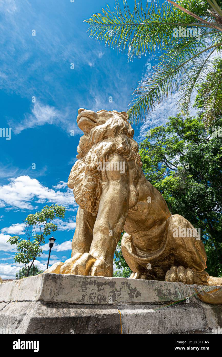 Lion sculpture at "El Llano" park, in Oaxaca, Mexico Stock Photo - Alamy