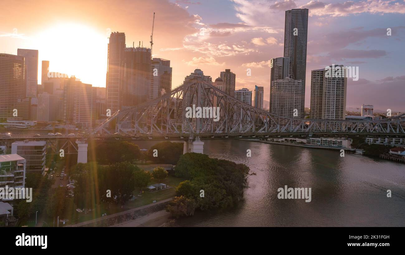 Hotel story bridge hi-res stock photography and images - Alamy