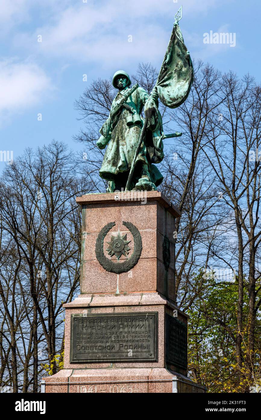 Soviet memorial in Dresden, memorial to the Red Army on Olbrichtplatz ...