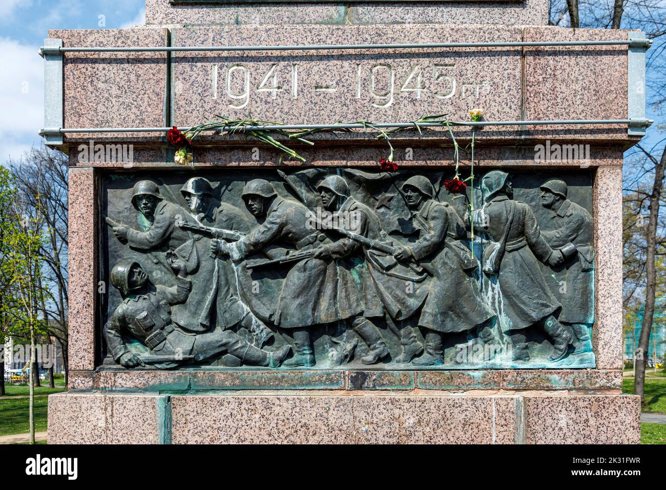 Soviet memorial in Dresden, memorial to the Red Army on Olbrichtplatz ...