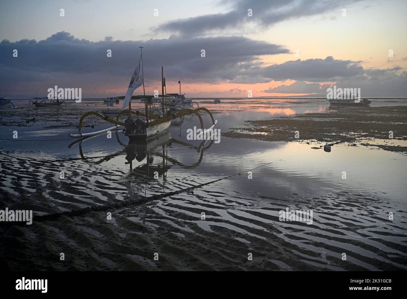Fishing Boats stranded at Dawn in Low Tide, Sanur, Bali Indonesia Stock ...