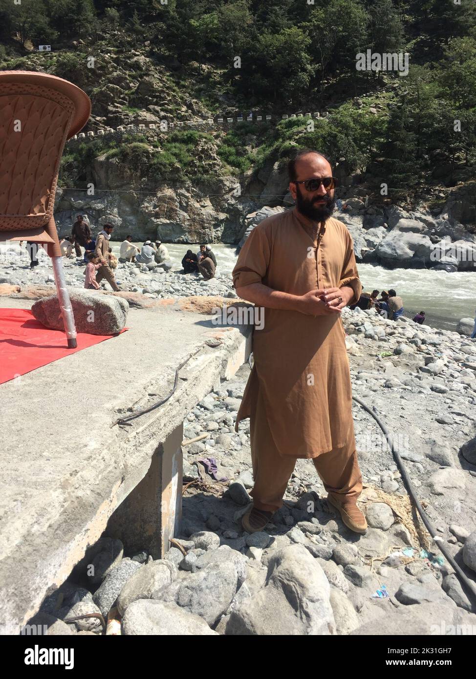 Bahrain, Pakistan. 08th Sep, 2022. Shahzad Shakir in front of the ruins ...