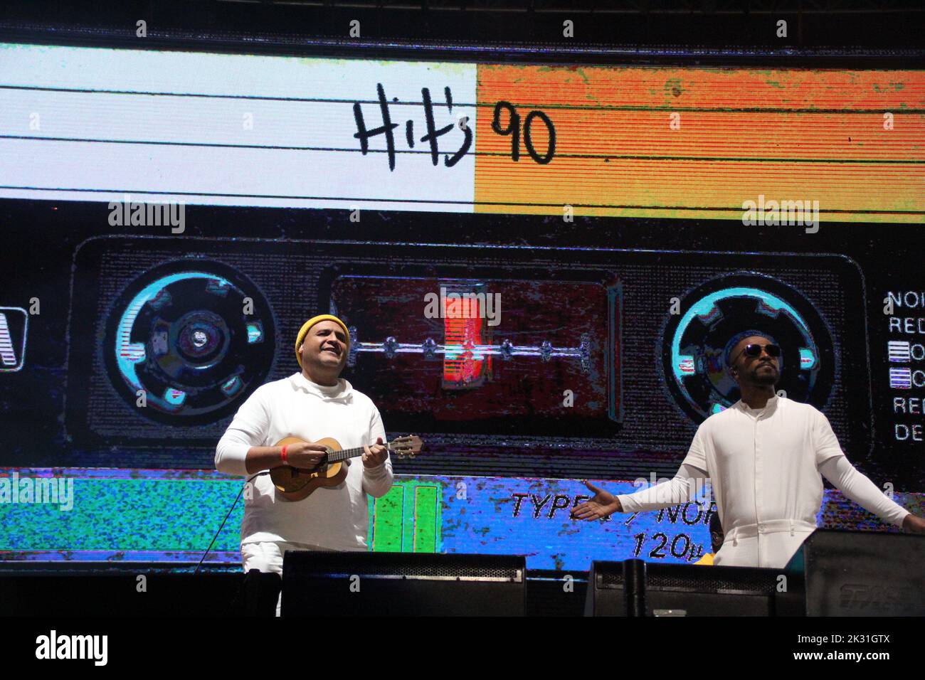Curitiba, Parana, Brasil. 23rd Sep, 2022. (INT) Brazilian singers Seu Jorge and Alexandre Pires ...