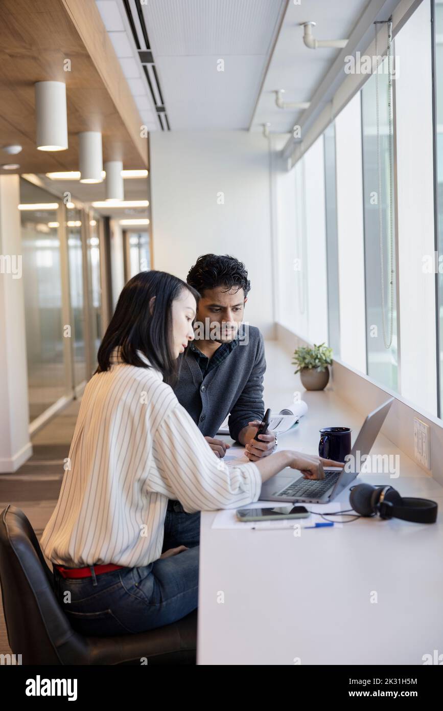 People counter hi-res stock photography and images - Alamy