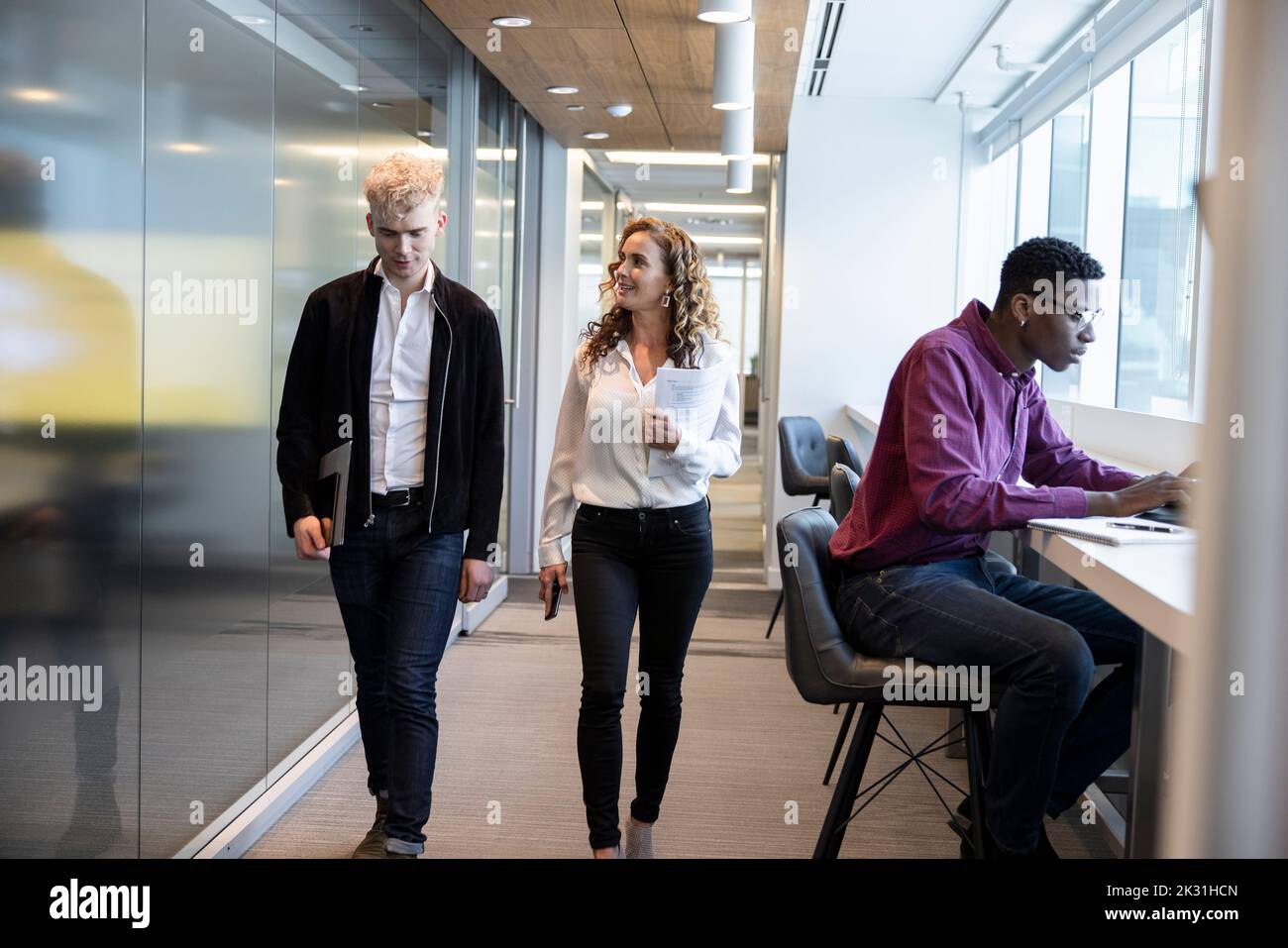 Walking talking business hi-res stock photography and images - Alamy