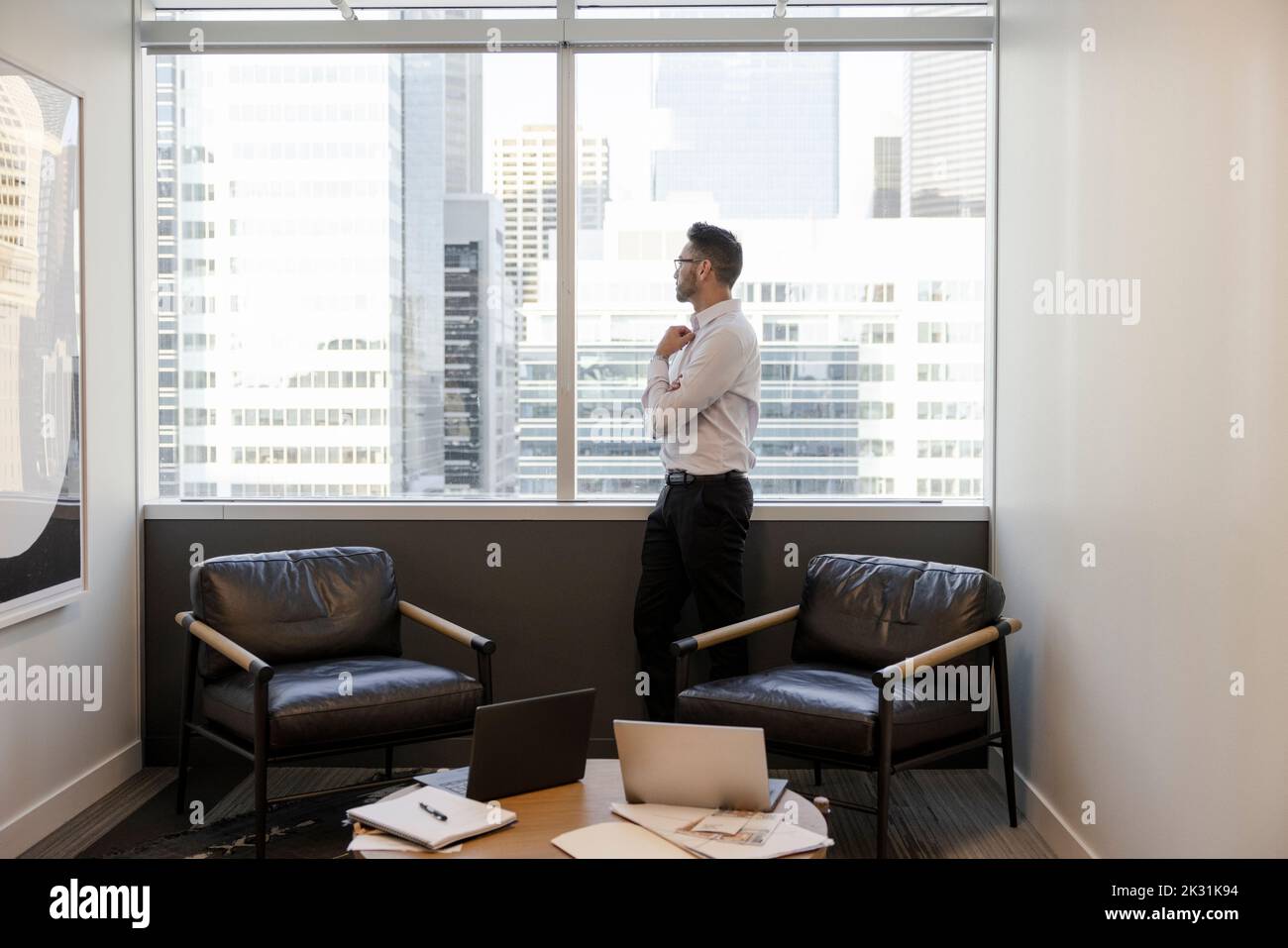 Out of office hi-res stock photography and images - Alamy