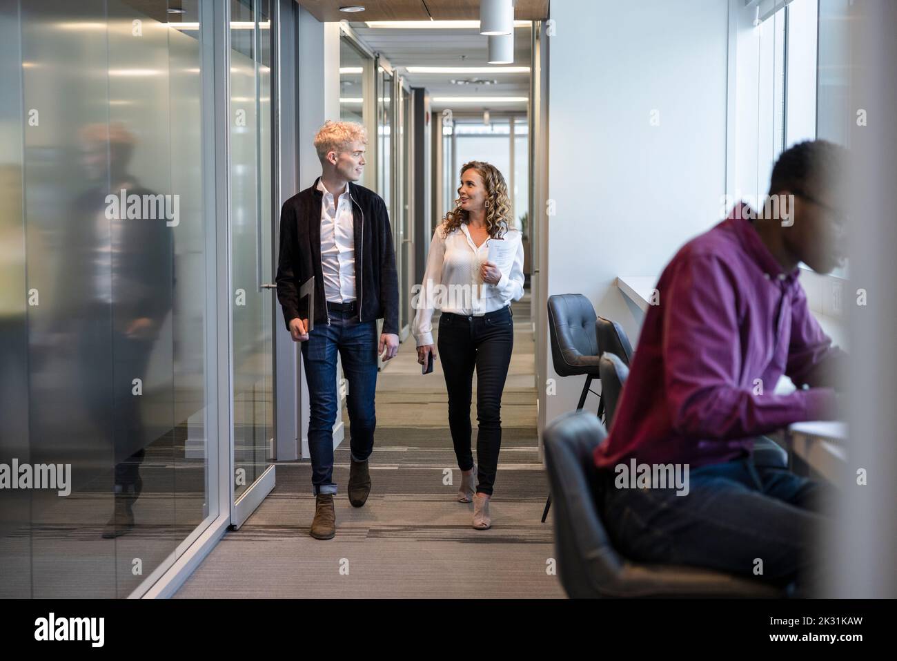 Walking talking business hi-res stock photography and images - Alamy