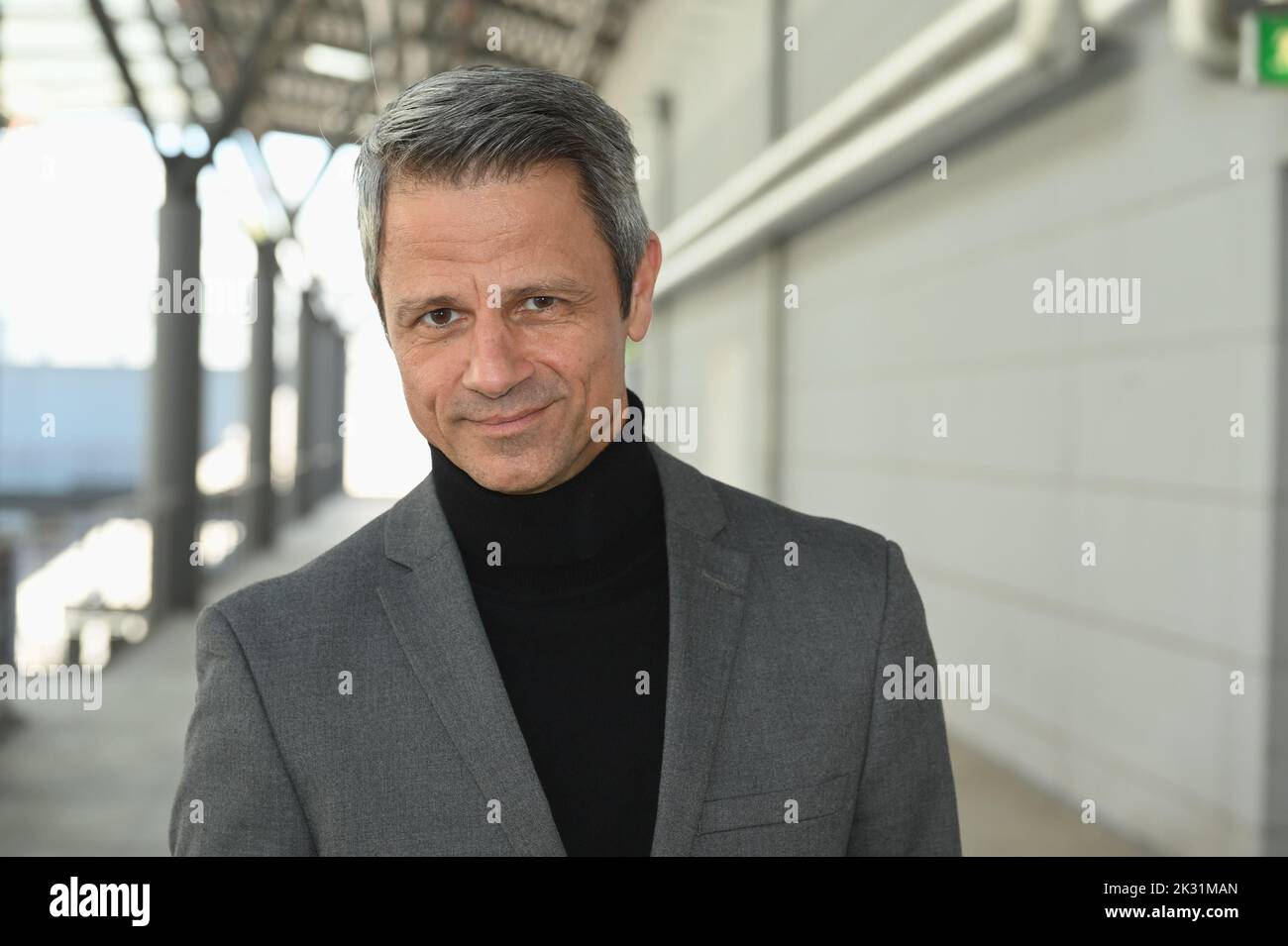 Cologne, Germany. 22nd Sep, 2022. Actor Jens Hajek has his picture ...