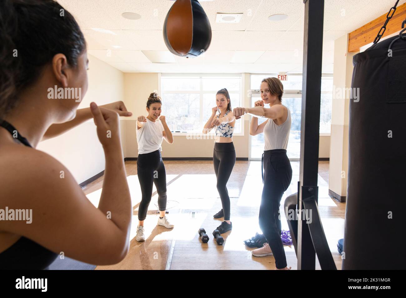 Youth fighting hi-res stock photography and images - Alamy