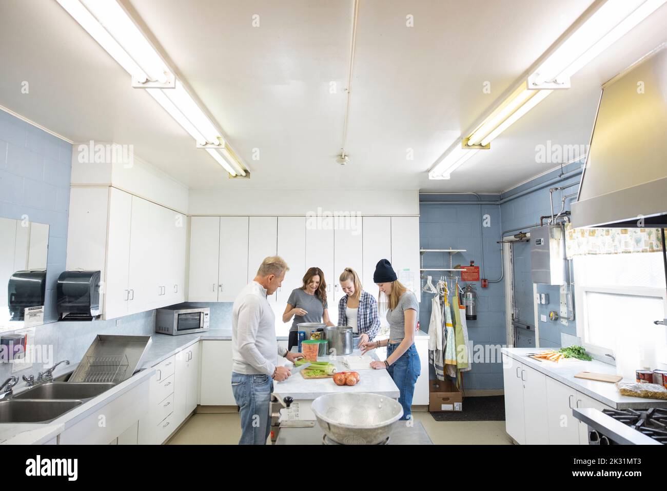 Cooking center hi-res stock photography and images - Alamy