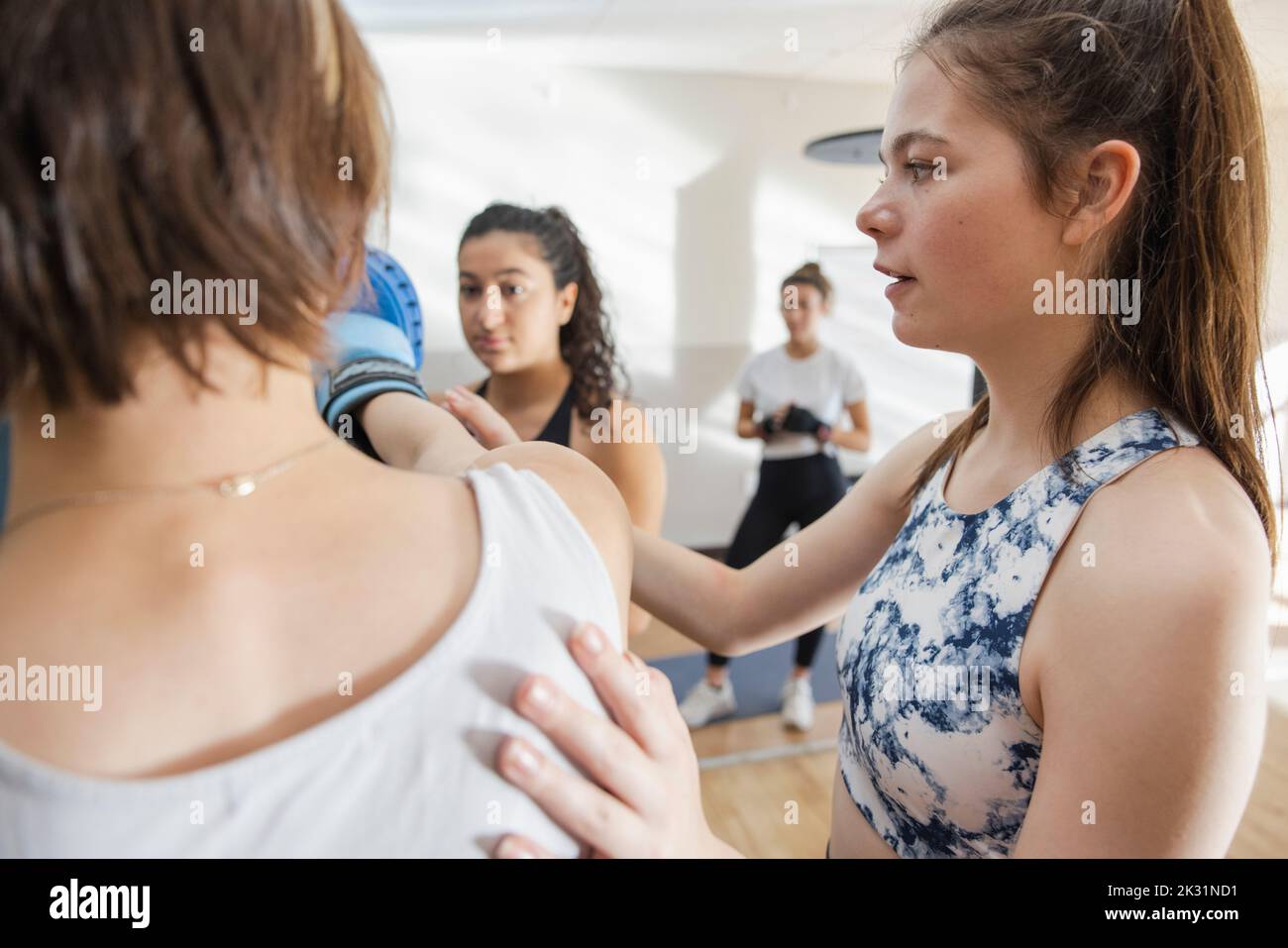 Boxing class hi-res stock photography and images - Alamy