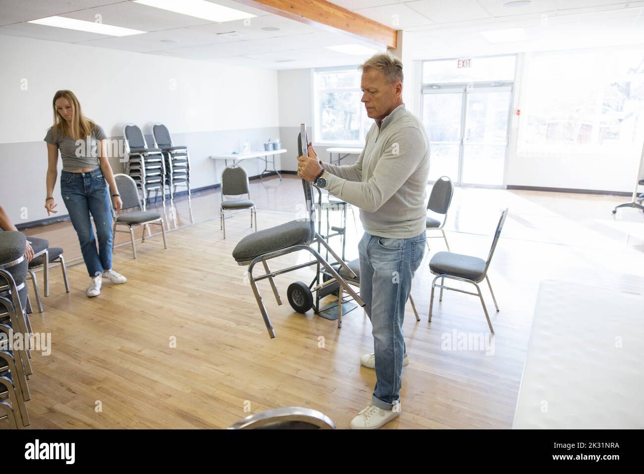 Father center hi-res stock photography and images - Alamy