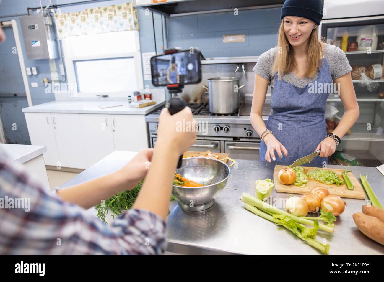 Teen film class hi-res stock photography and images - Alamy