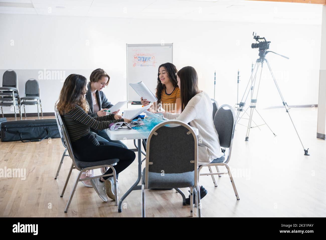 Performing arts students talking hi-res stock photography and images ...