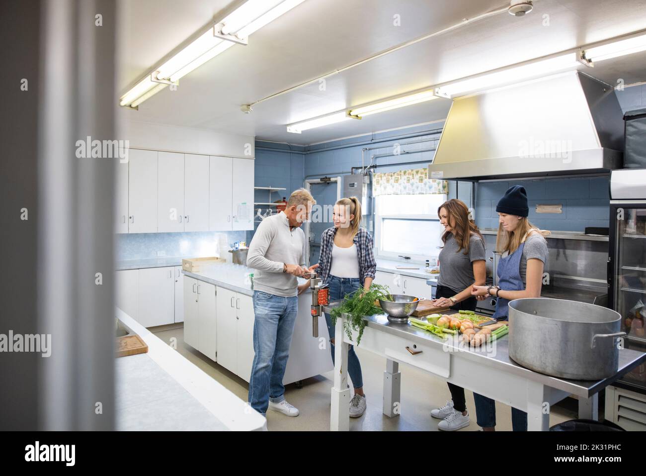Teenage cook soup hi-res stock photography and images - Alamy