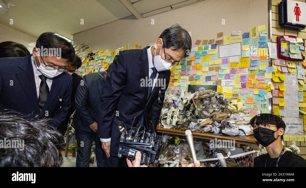 24th Sep, 2022. Apology over stalking murder case Seoul Metro CEO Kim ...