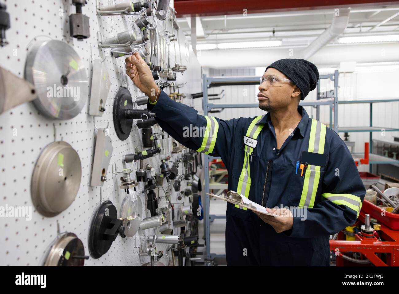 Checking components hi-res stock photography and images - Alamy