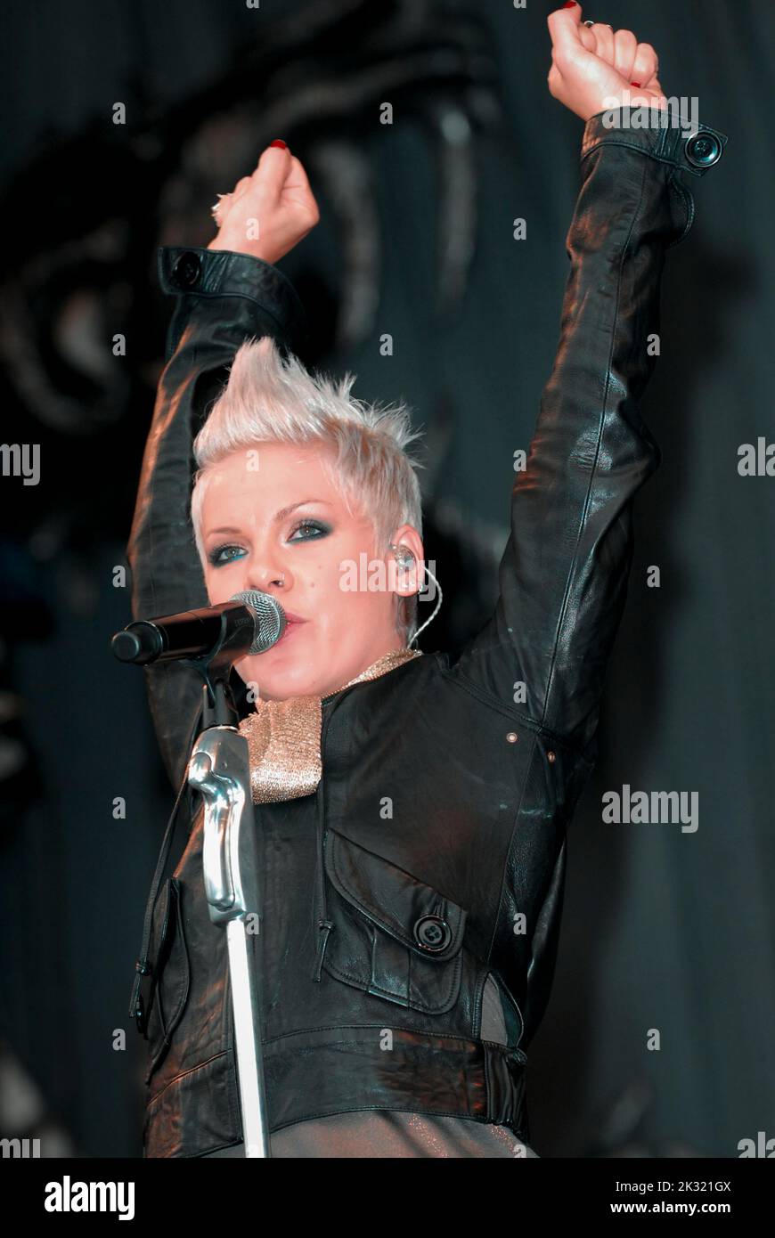 Pink pop singer hi-res stock photography and images - Alamy