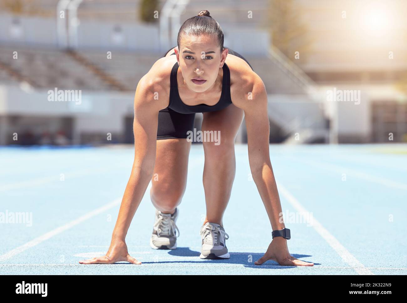 Female marathon runner start hi-res stock photography and images - Alamy