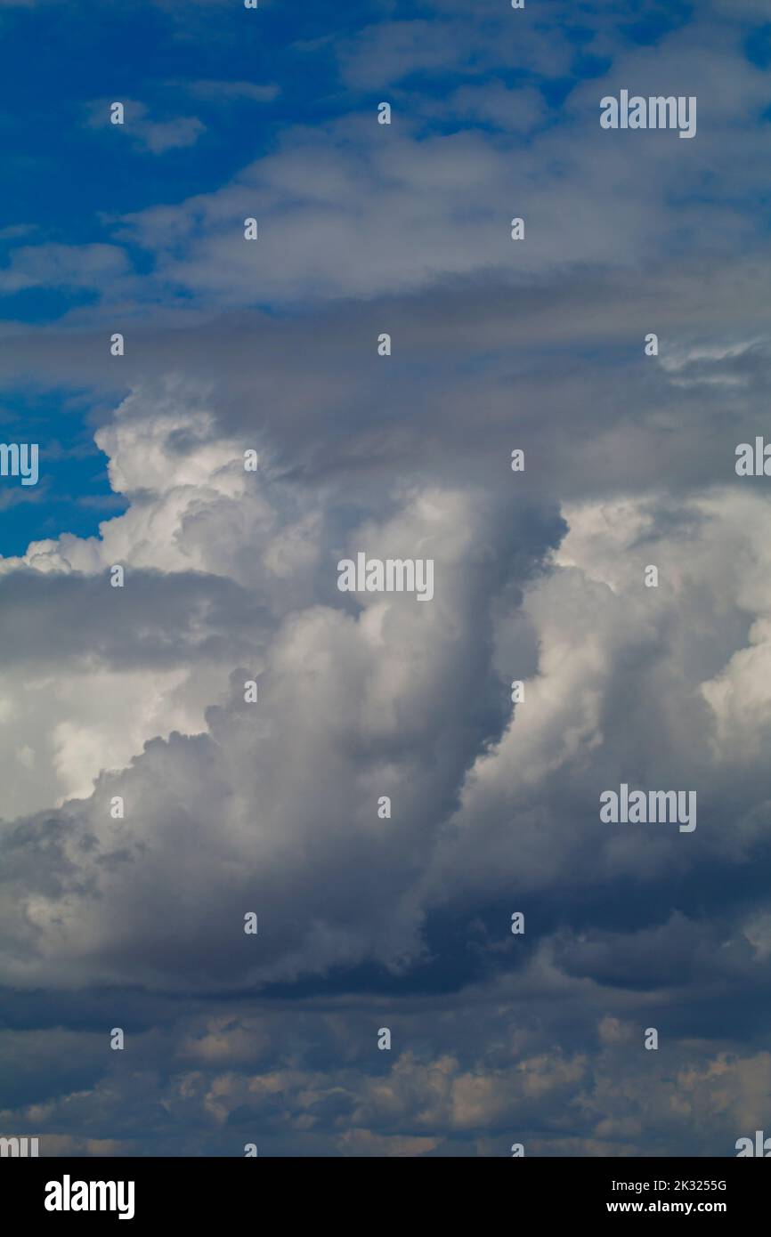 Clouds with colour hi-res stock photography and images - Alamy
