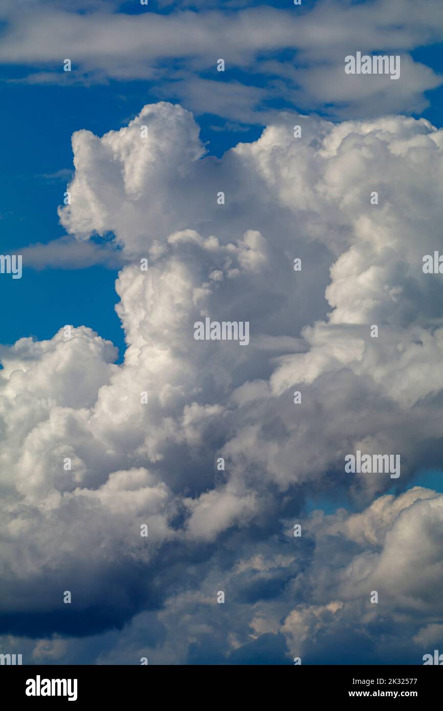 Clouds with colour hi-res stock photography and images - Alamy