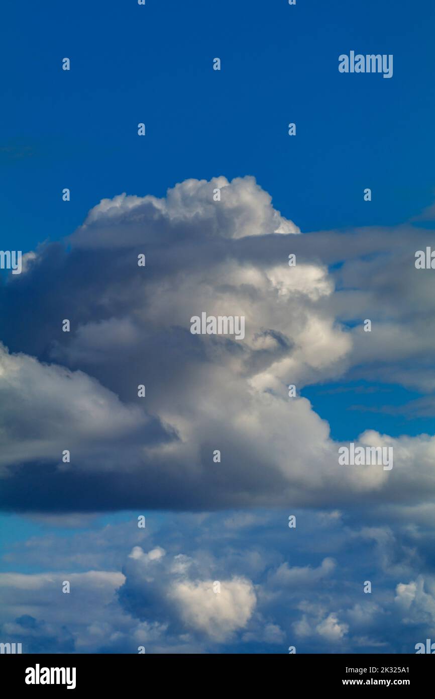 Clouds with colour hi-res stock photography and images - Alamy