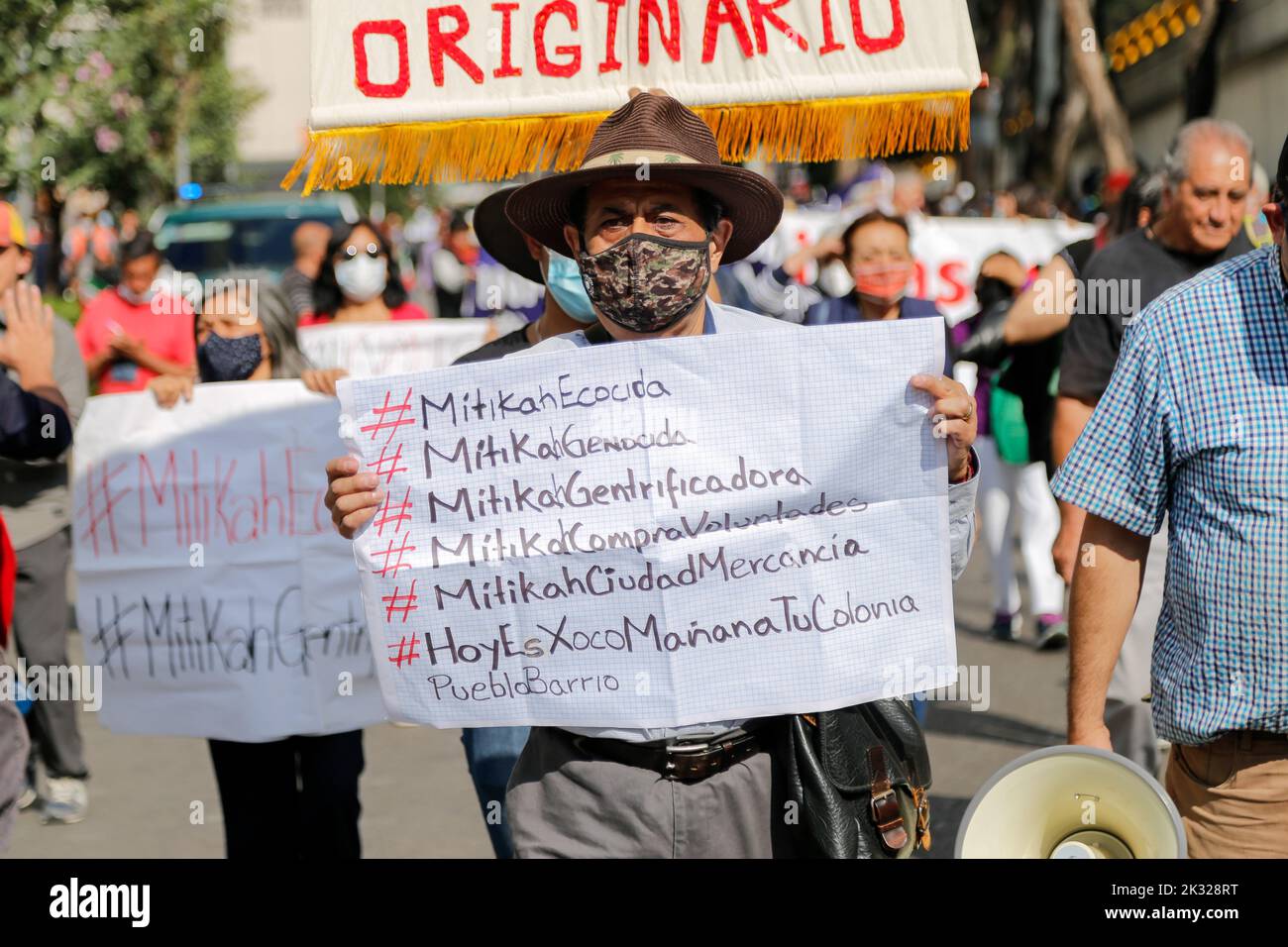 Mexico, Mexico. 22nd Sep, 2022. A protester holds a placard during a ...