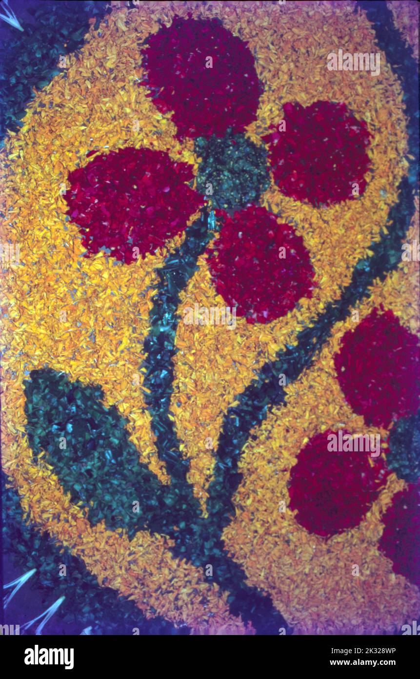 Flower Rangoli, Flower Shape Stock Photo - Alamy
