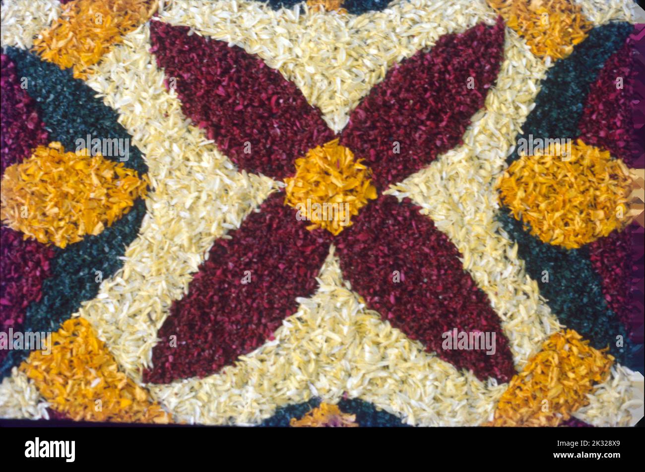 Flower Rangoli, Flower Shape Stock Photo - Alamy