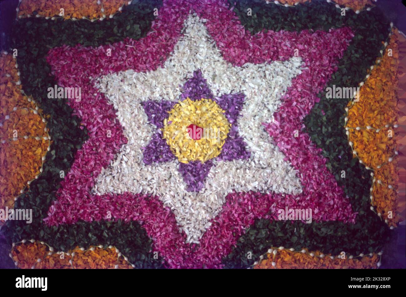 Artistic rangoli hi-res stock photography and images - Alamy