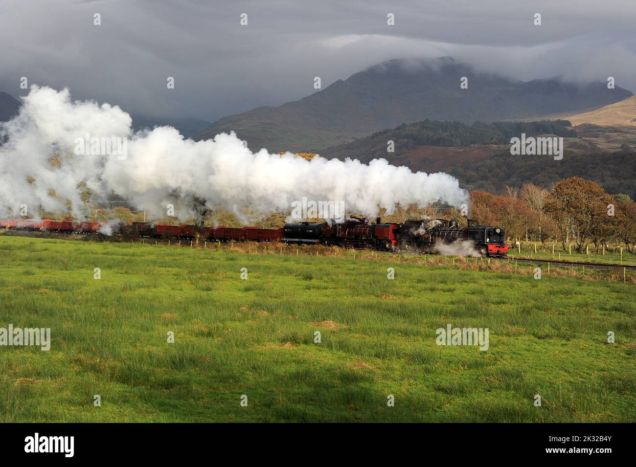 Pont croesor railway hi-res stock photography and images - Alamy