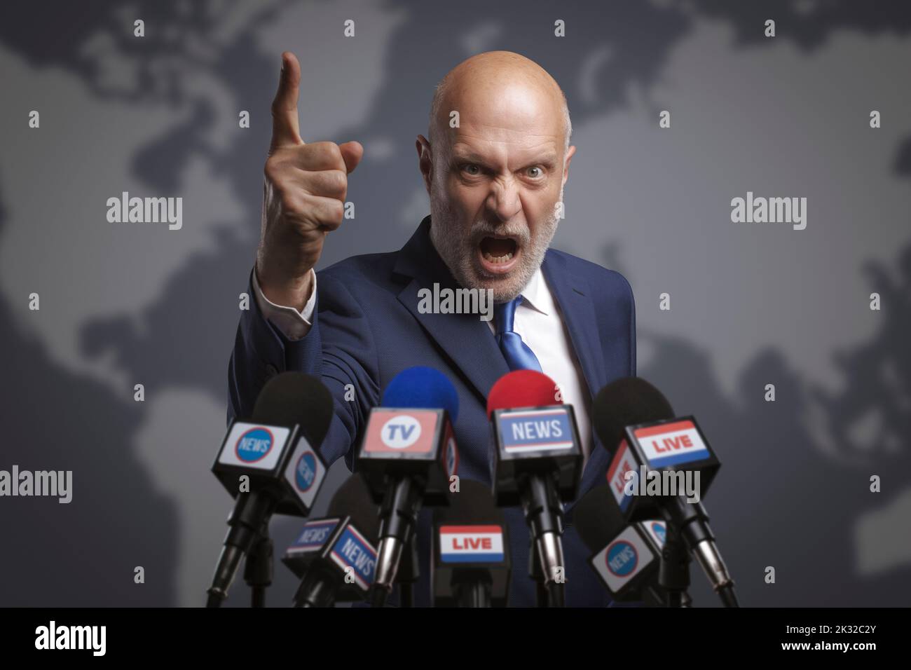 Media microphones hi-res stock photography and images - Alamy