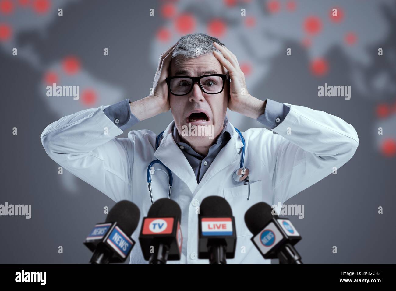 Journalist interview scientist hi-res stock photography and images - Alamy
