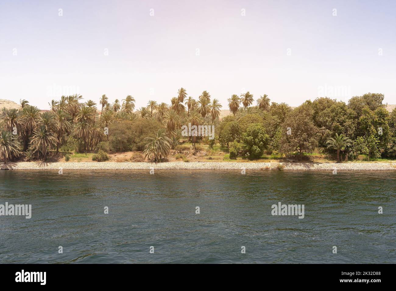 River bank of the Nile river in Egypt Stock Photo - Alamy