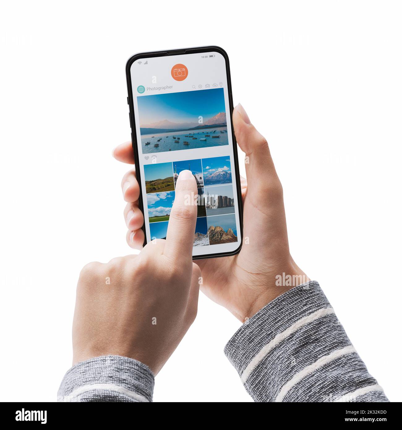 Woman holding her smartphone and sharing pictures online in her photo ...