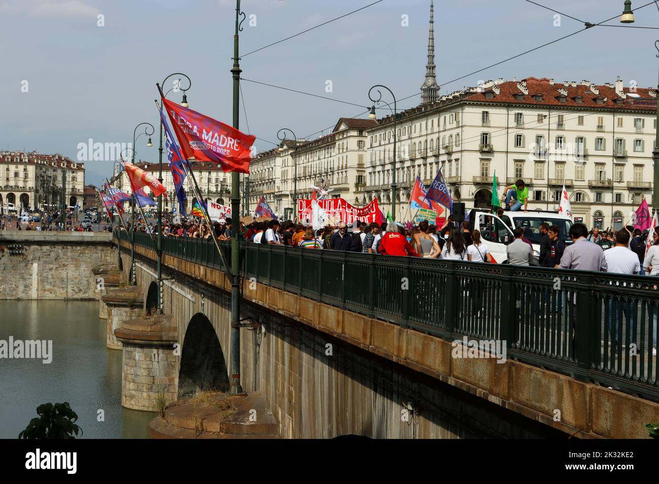 Environmental issue demonstration hi-res stock photography and images ...