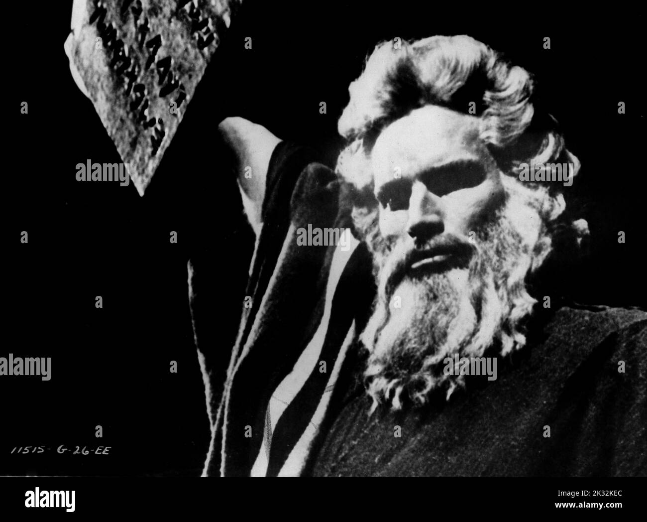 CHARLTON HESTON as Moses holding Tablet in THE TEN COMMANDMENTS 1956 ...