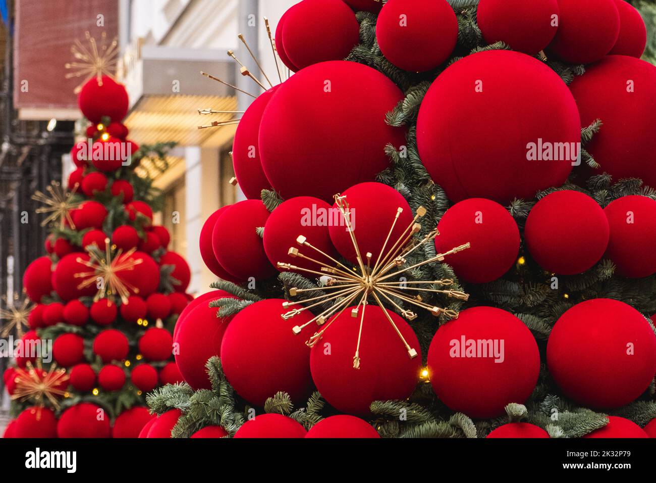 Christmas decoration in Moscow. The preparations for the New Year Eve ...