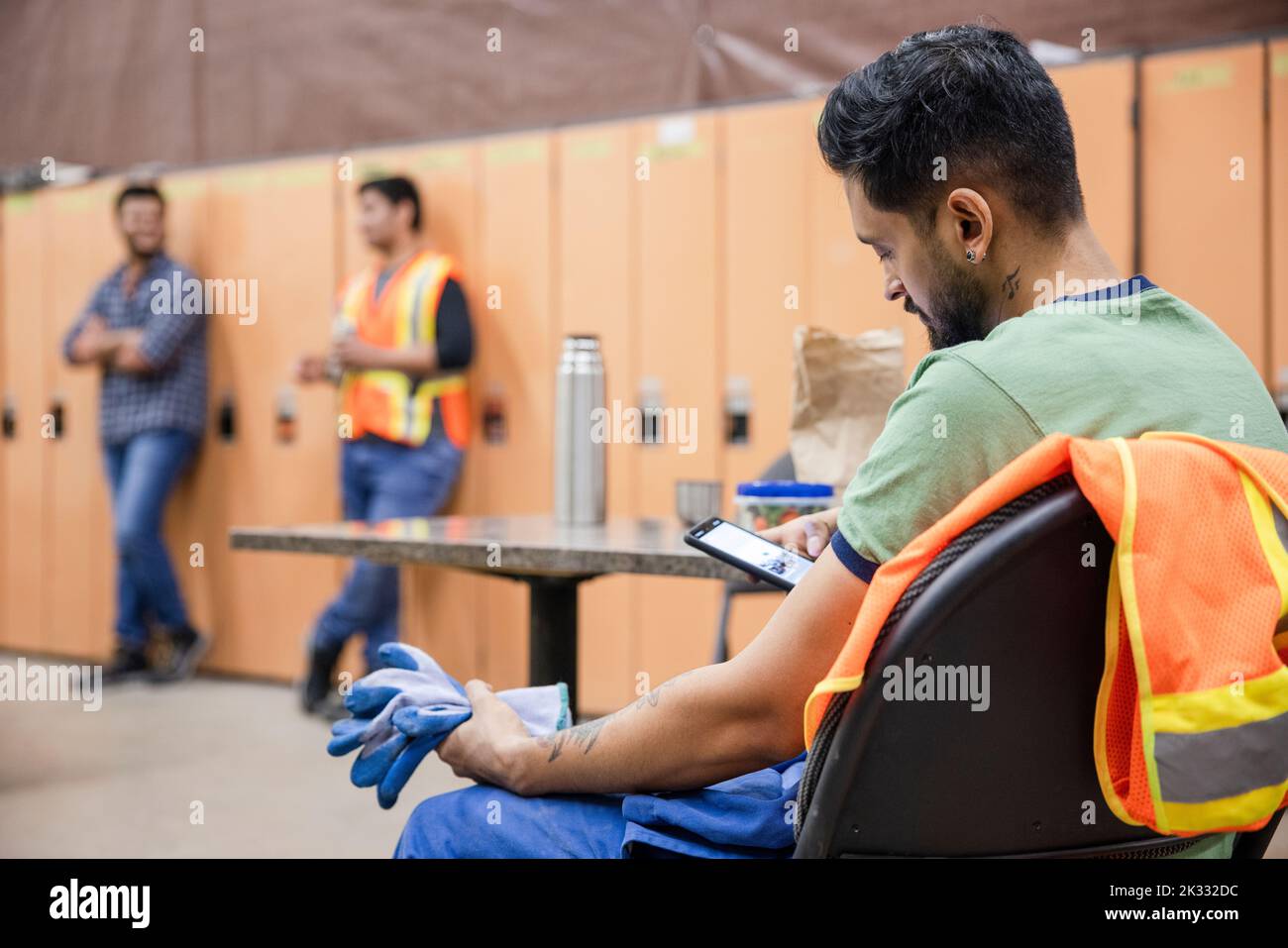 Lunch room worker hi-res stock photography and images - Alamy