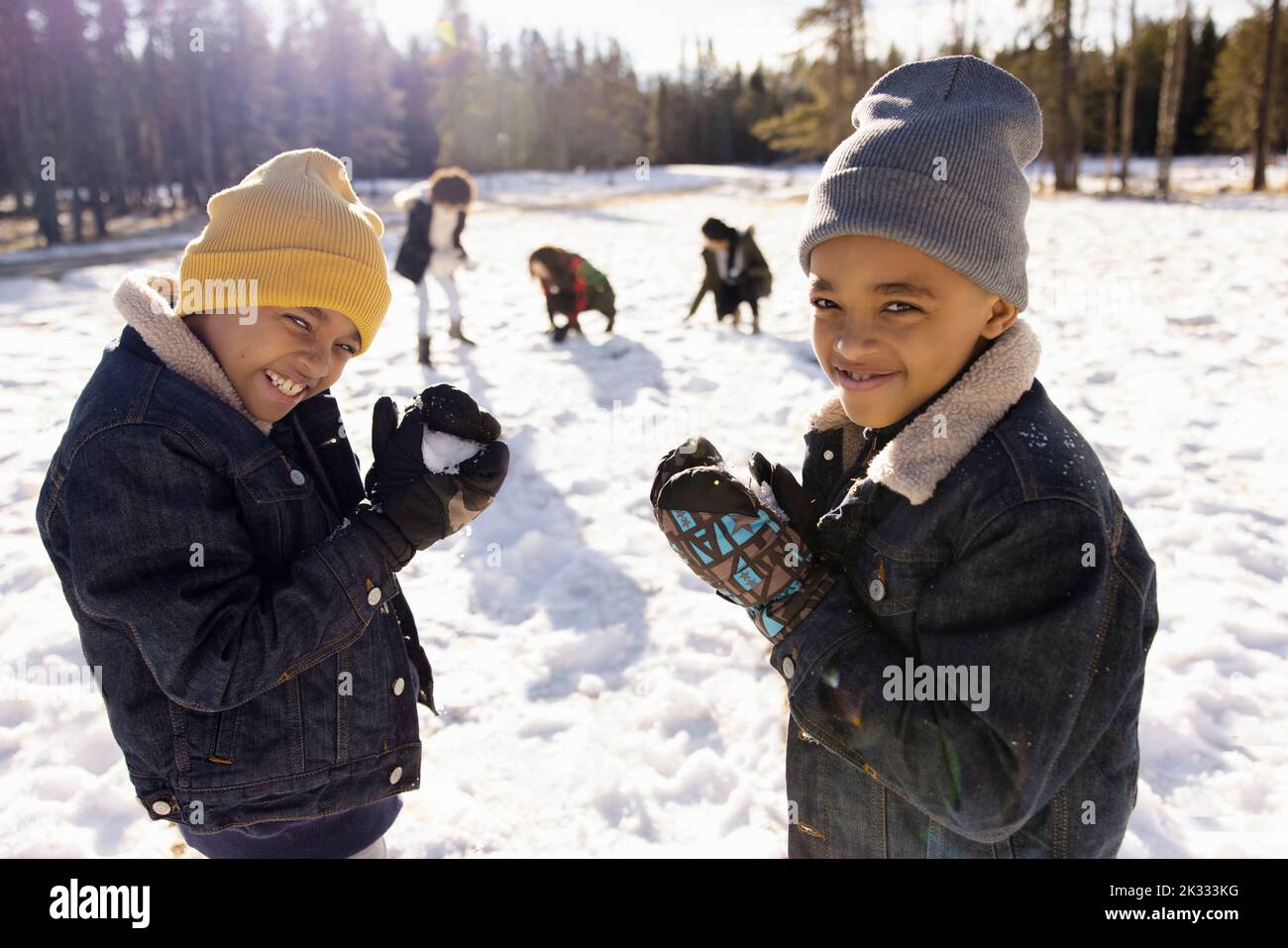 Are these twin brothers hi-res stock photography and images - Alamy