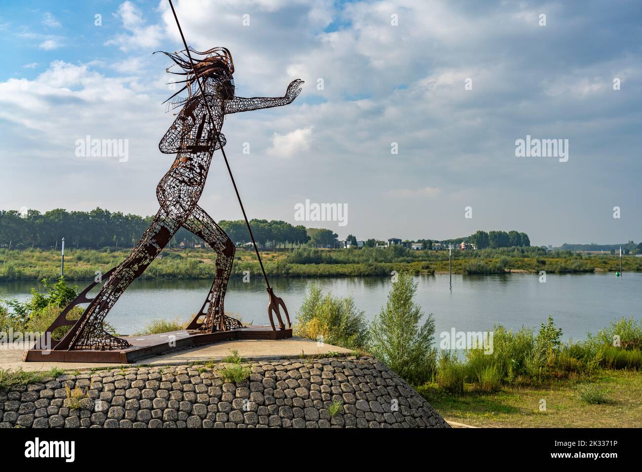 Peaceful Warrior Vreedzame Krijger an der Maas in Venlo, Niederlande ...