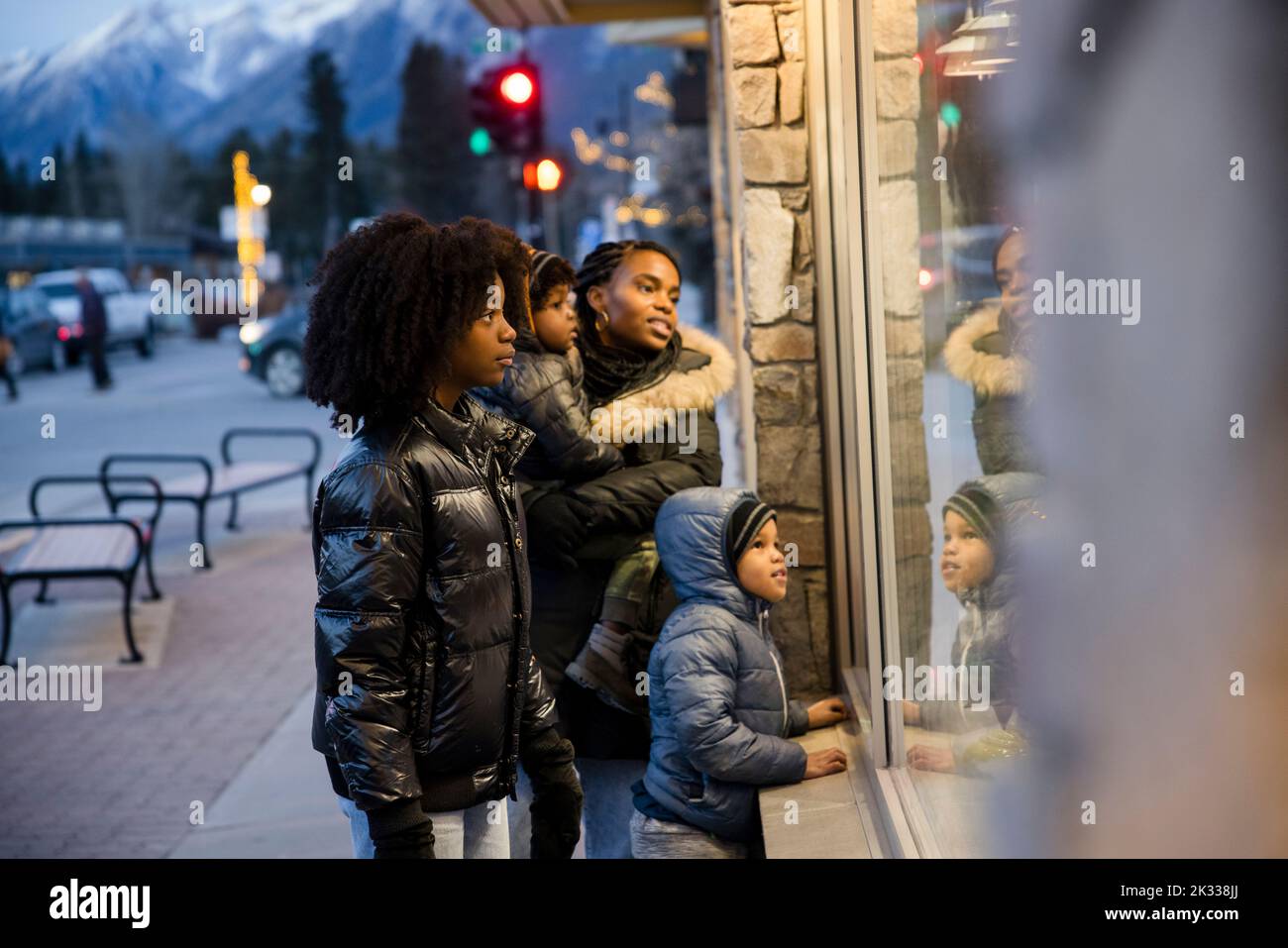 Adult daughter hug evening hi-res stock photography and images - Alamy