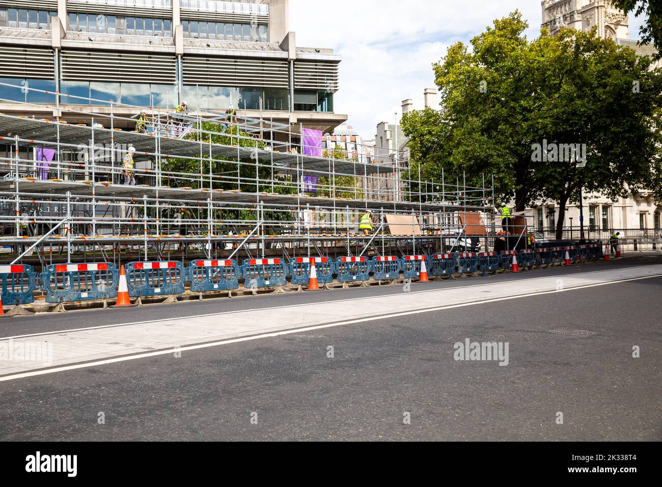 Scaffolding in London, UK Stock Photo - Alamy