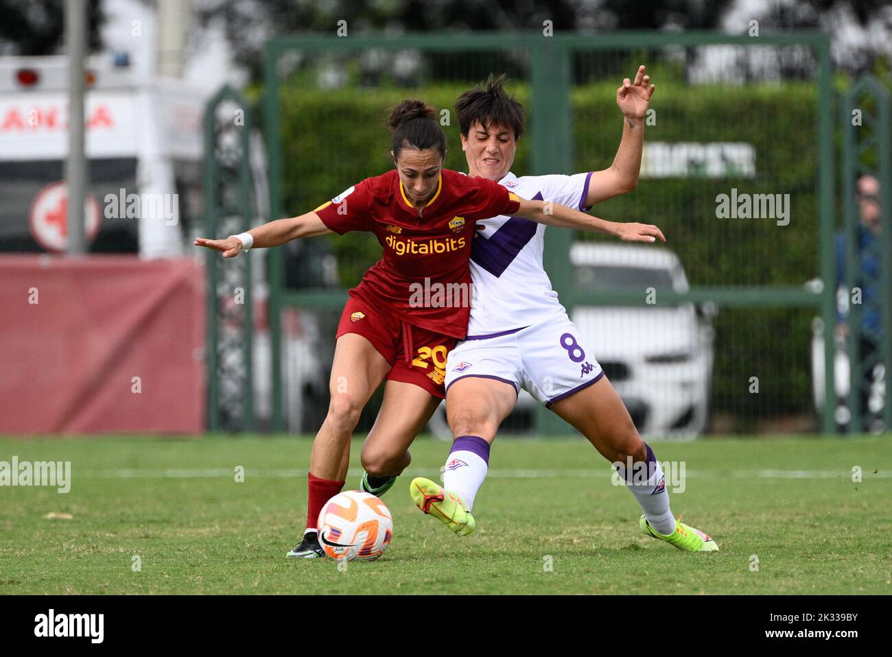 Paloma Lazaro (AS Roma Women) Alice Parisi (ACF Fiorentina Femminile ...