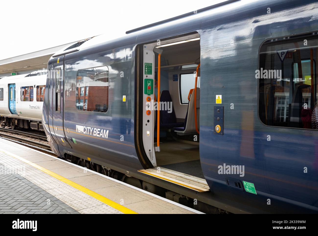 A Southeastern Class 707 arrives at London Bridge station in London ...