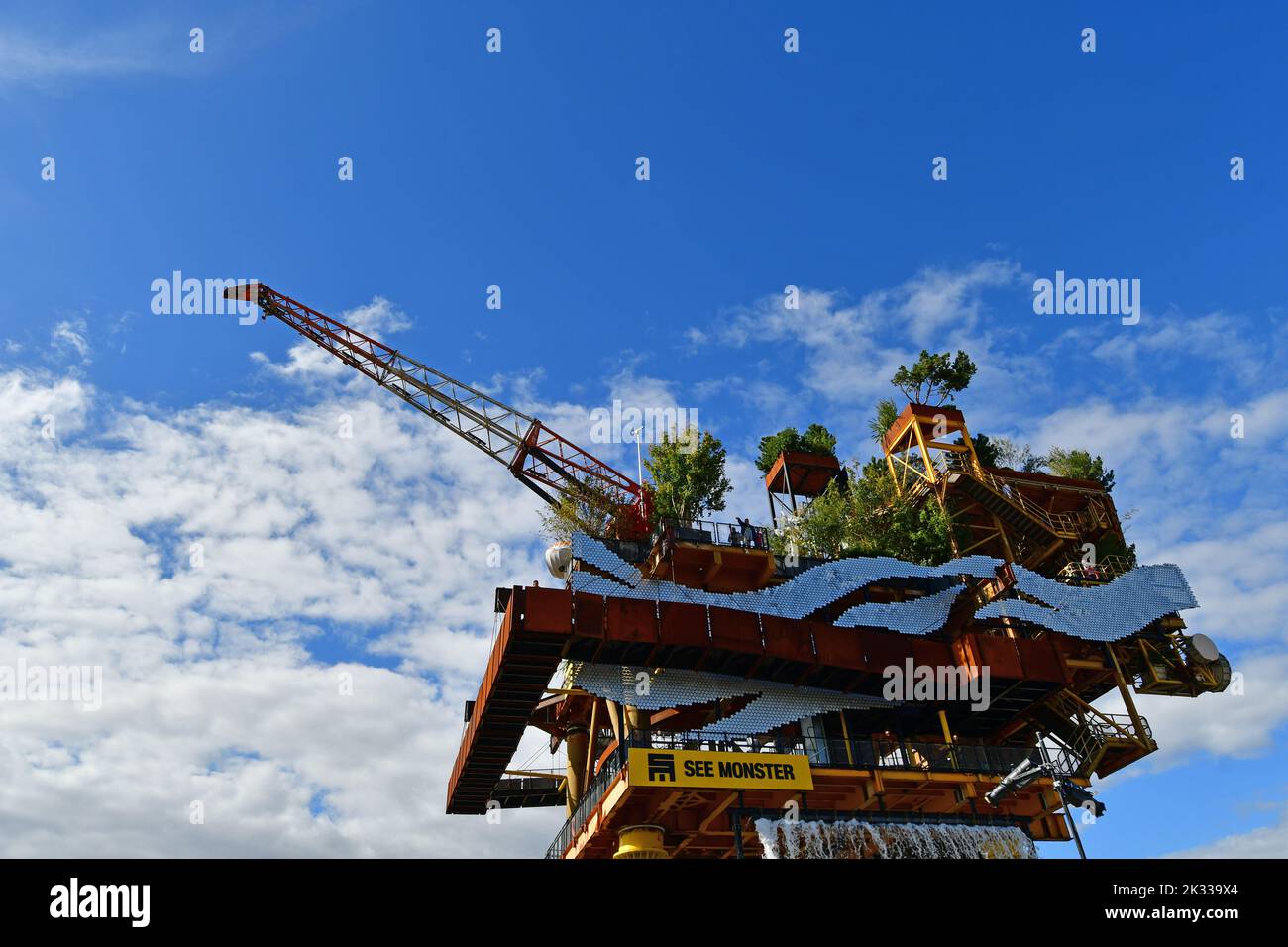 See Monster Decommisioned Oil Rig Stock Photo - Alamy