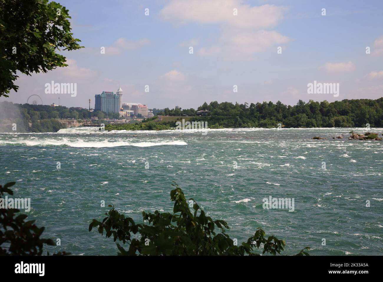 Wasserfall von oben hi-res stock photography and images - Alamy